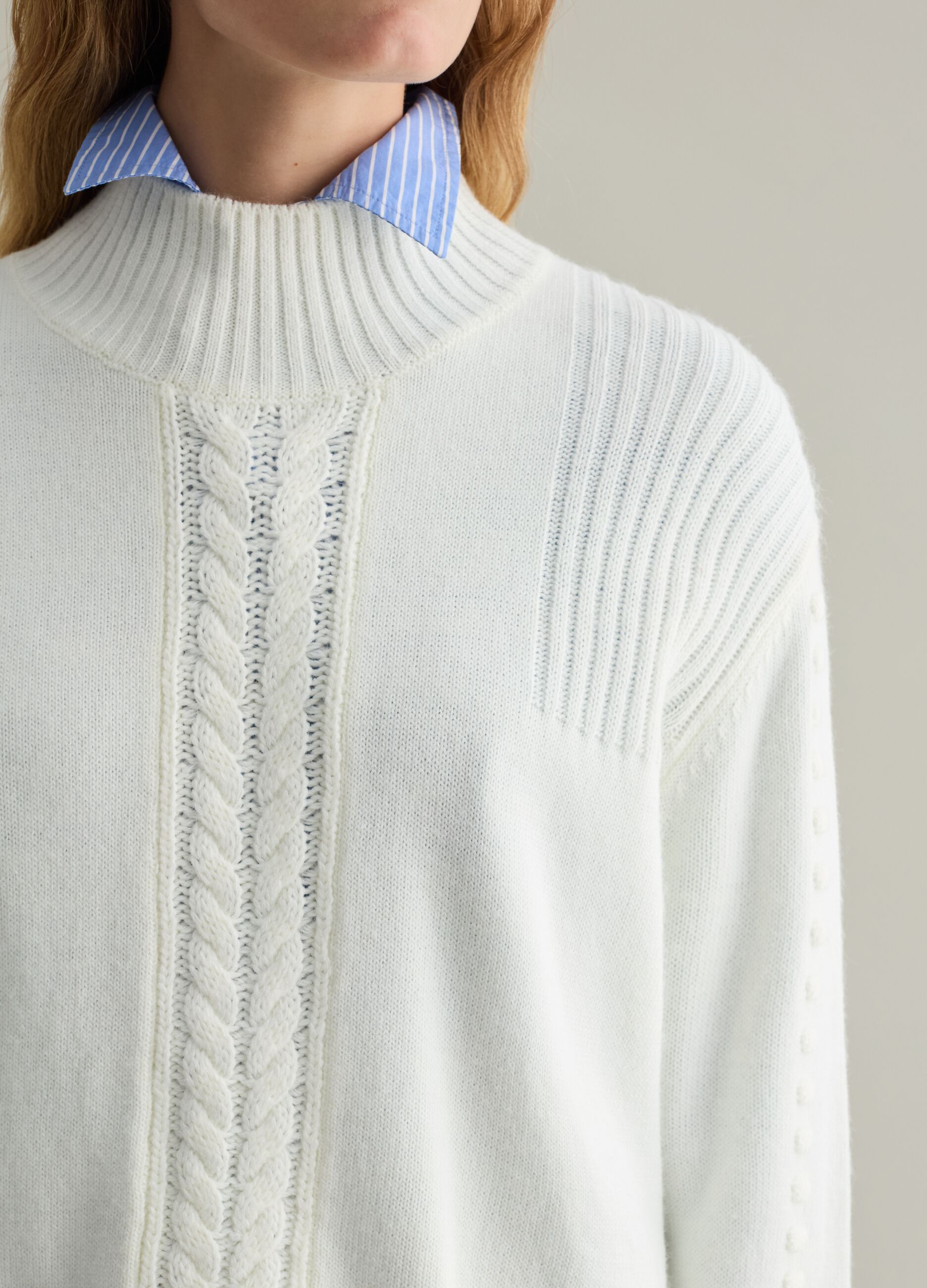 Cable-knit pullover with ribbed details Blanc crème pour Femme | PIOMBO