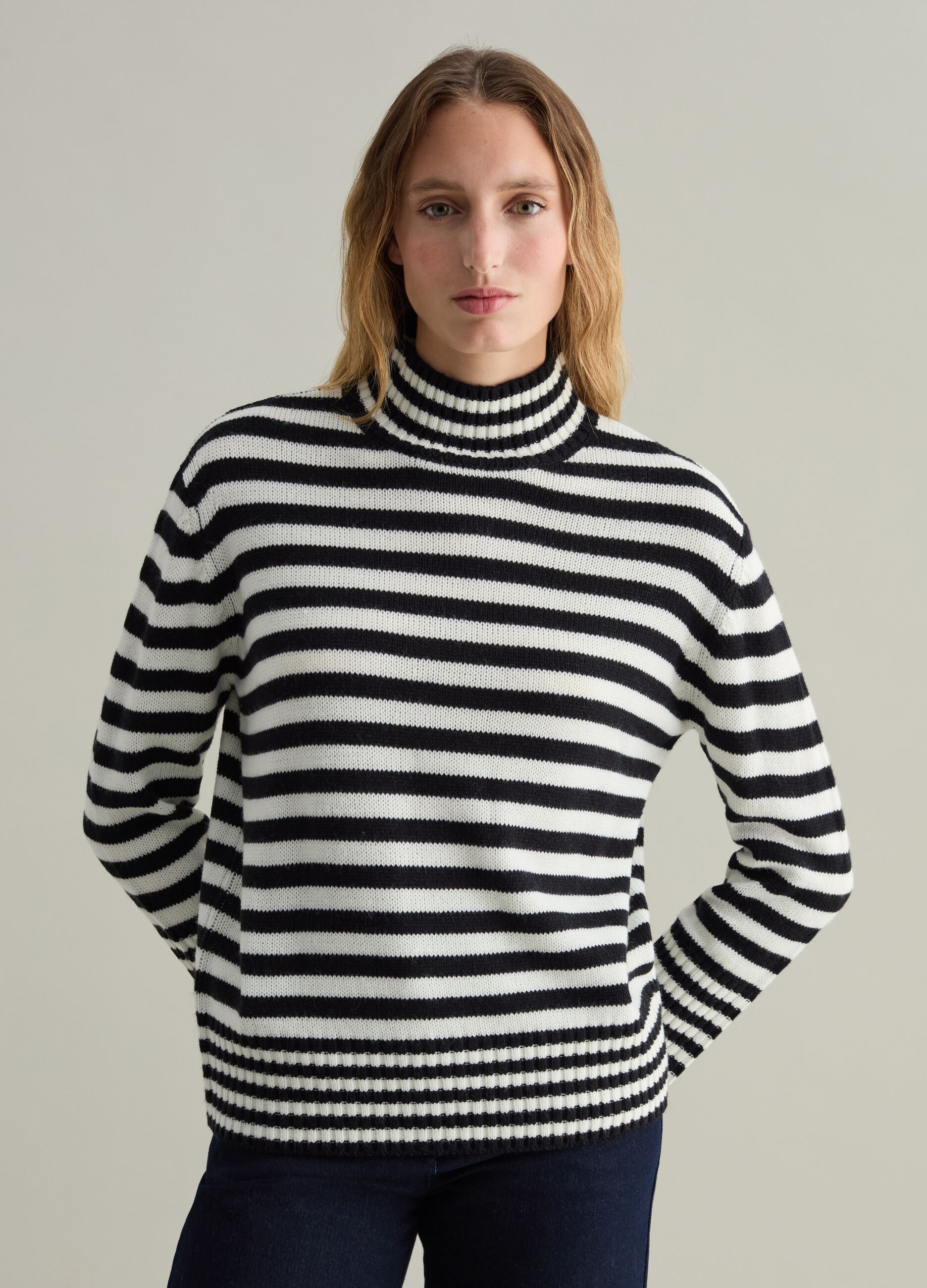 High-neck top with striped pattern Blanc/noir pour Femme | PIOMBO